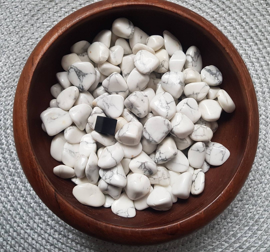 White Howlite Gemstone Tumbled Stones / Small Natural White Howlite ...