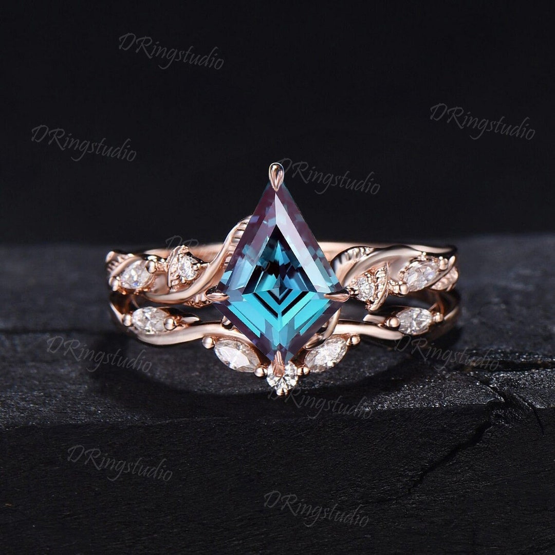 Kite Shaped Color-change Alexandrite Ring Set Twig Leaf Vine Moissanite ...