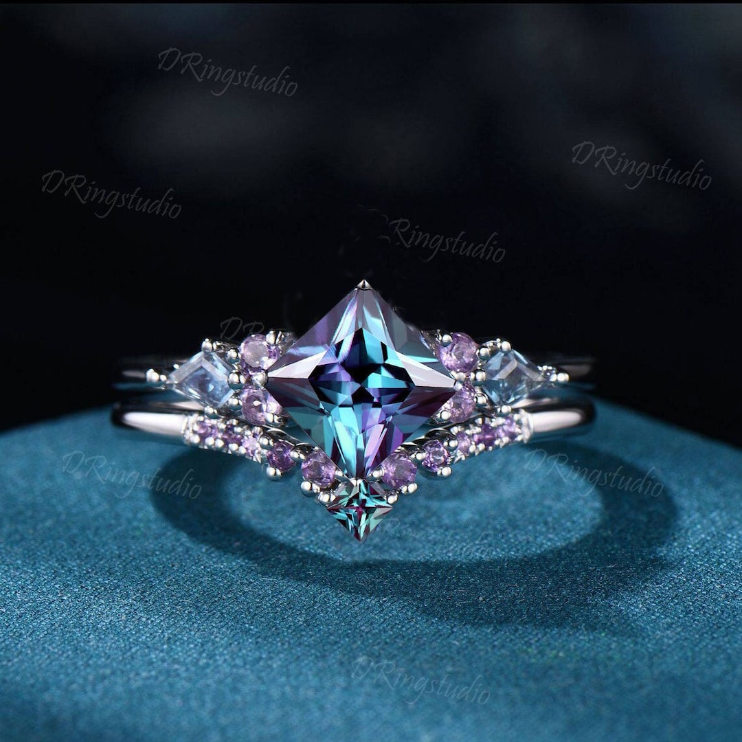 Art Deco Princess Cut Color-change Alexandrite Engagement Ring Set ...