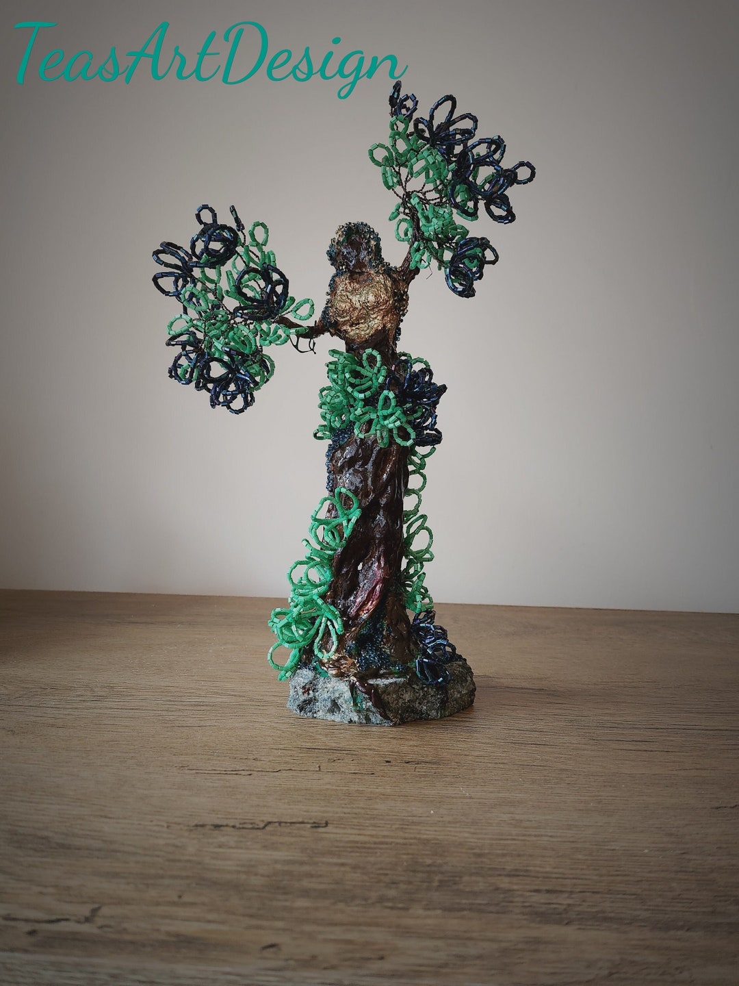 This One is in California and is Ready to Gowire Sculpture Tree, Woman ...