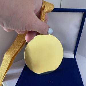 NEW LARGE 87mm Shiny Gold Medal in a Velvet Case, Personalise With ...