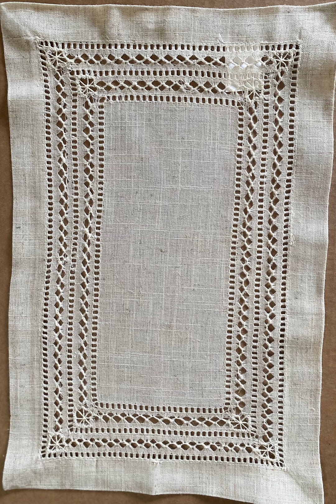 AMT Luxury Hand-made Cut Work Embroidery Linen Place Mat: 11 X 17" OB ...