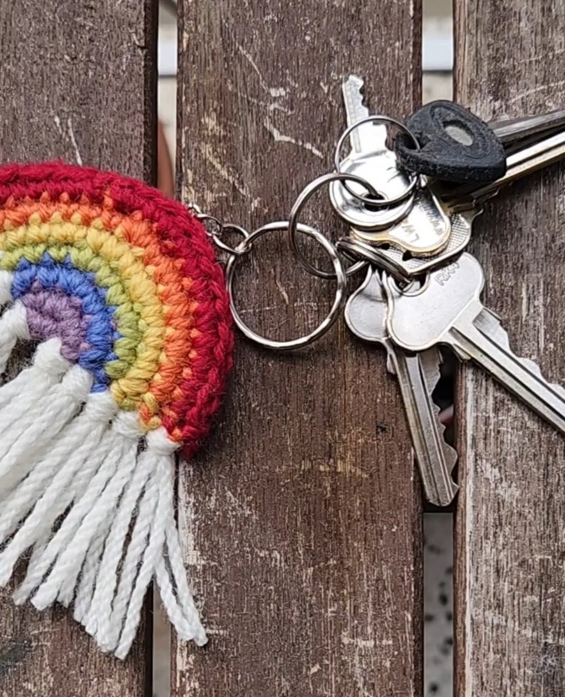Crochet Pattern | Rainbow Keyring | Beginner Friendly | PDF File - Etsy