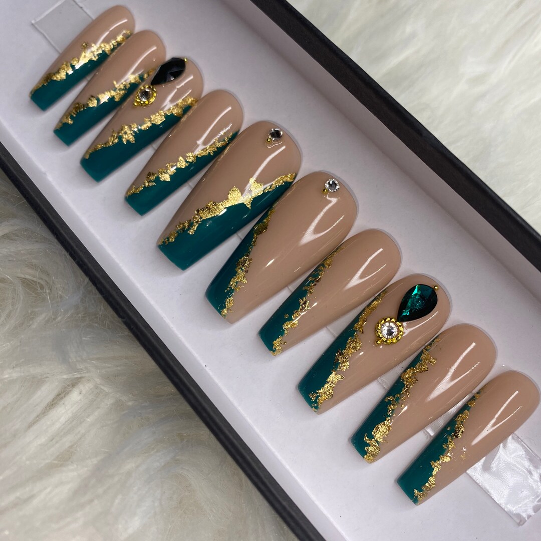 Cleo 2.0 Emerald & Gold Side Tip Press on Nails - Etsy