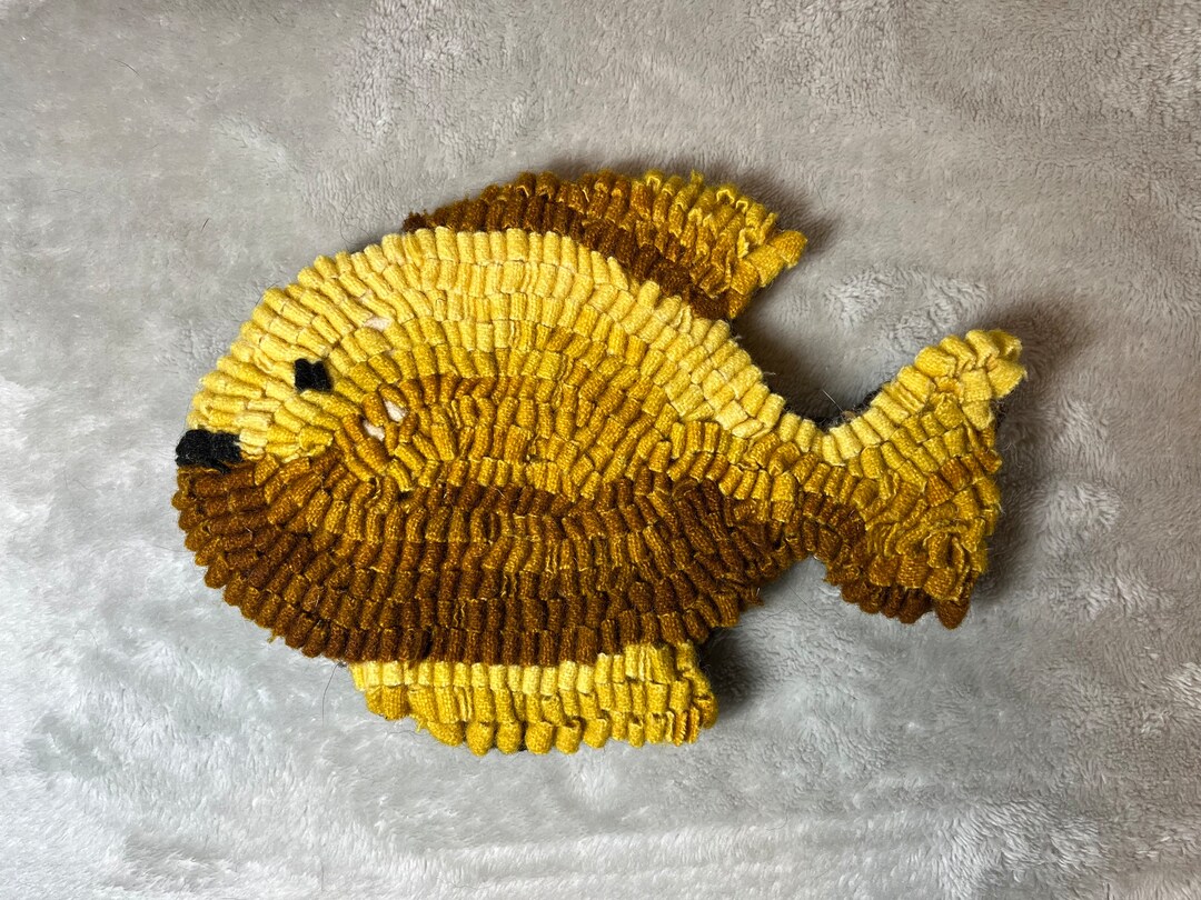Fish Handmade Rug Hooked Wool Wall Hanging Yellow to Dark Gold Fish ...