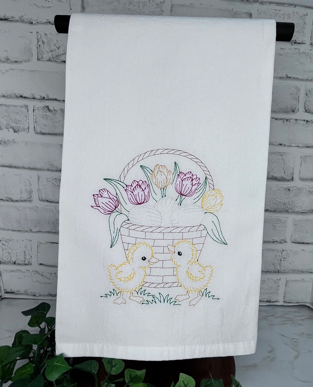 EASTER TEA TOWELS* Easter Chick*embroidered*dish /kitchen Towels*hand ...