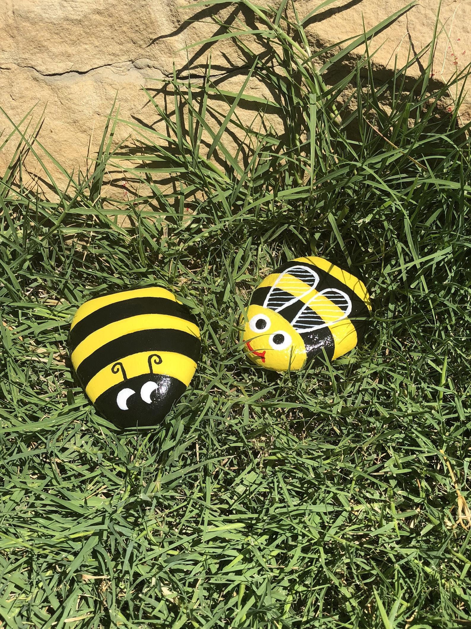 Painted Bumble Bee Stones Paperweights Bumble Bee Art - Etsy Canada
