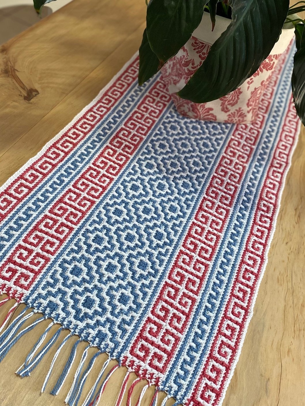 Greek Key Mosaic Crochet Placemat & Table Runner Pattern – Calypso - Etsy