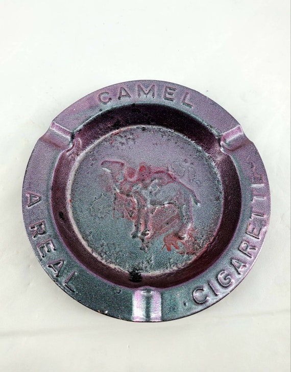 Vintage Camel ashtray with color shifting effect | Etsy