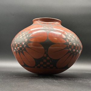 Signed Lucy Mora Casas Grandes Mata Ortiz Handmade Pottery / Stand Not ...