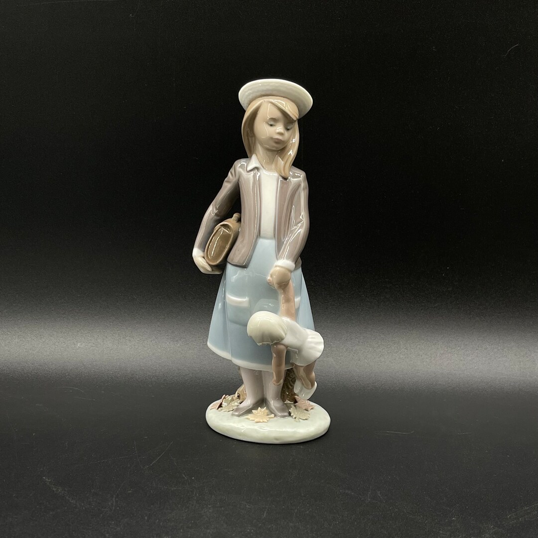 1983 Lladro Daisa Porcelain "autumn Girl" Holding Doll Figurine ...
