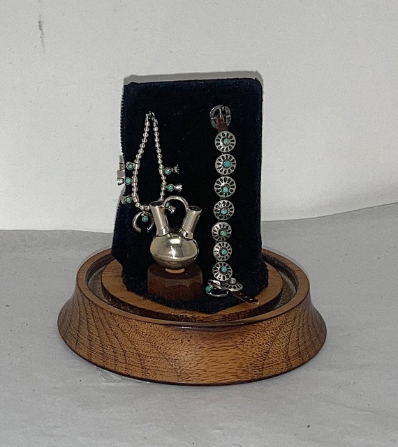 Small Native American Artist’s Jewelry Set Display Wi… - Gem