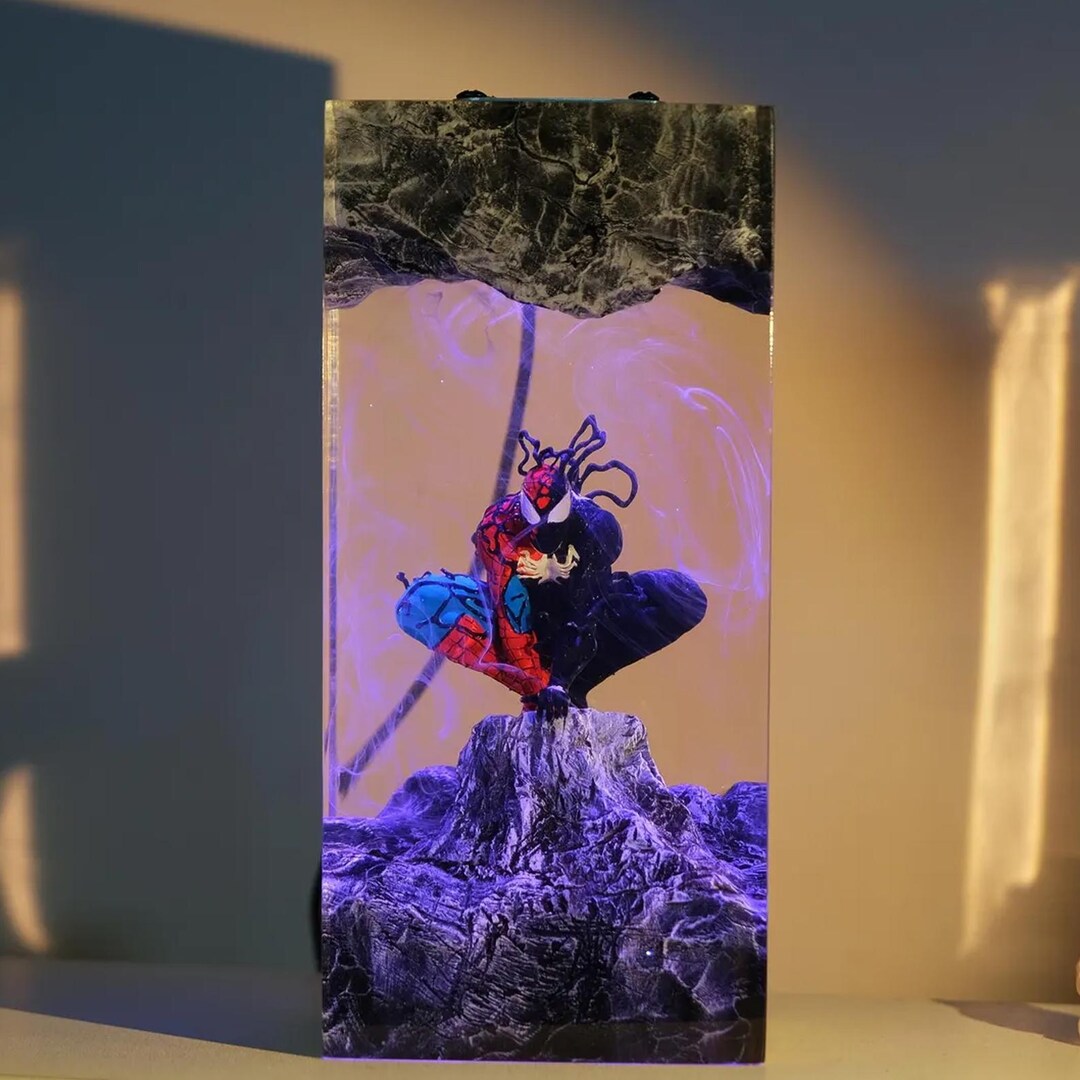 Spider-man Vs Venom Resin Diorama Lamp – Handmade LED Light – Marvel ...