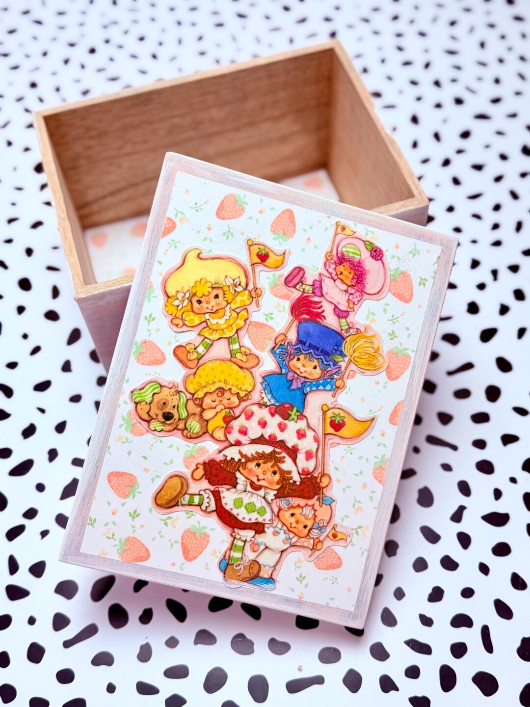 Vintage Style Character Storage Box, Strawberry Shortcake, Store ...