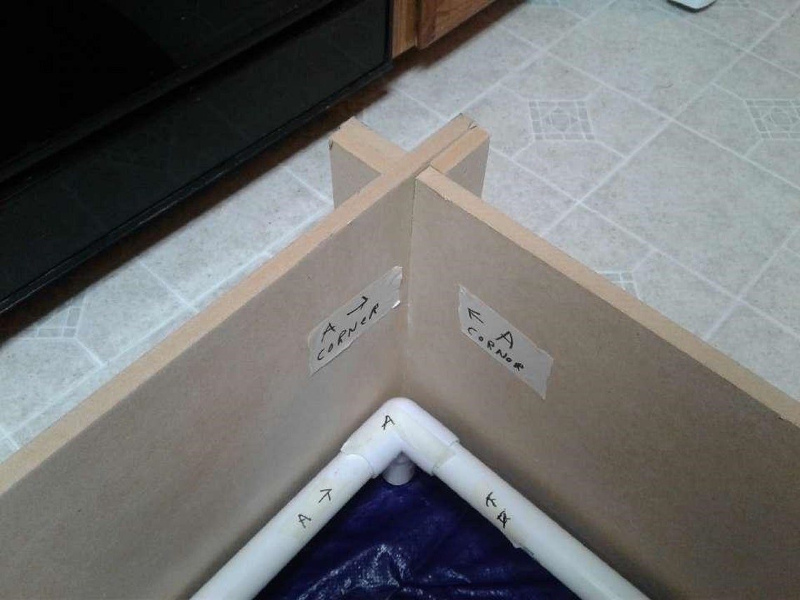 Dog Whelping Box 47" X 47" for Large Dogs W /PVC Railing + LINER /dog ...