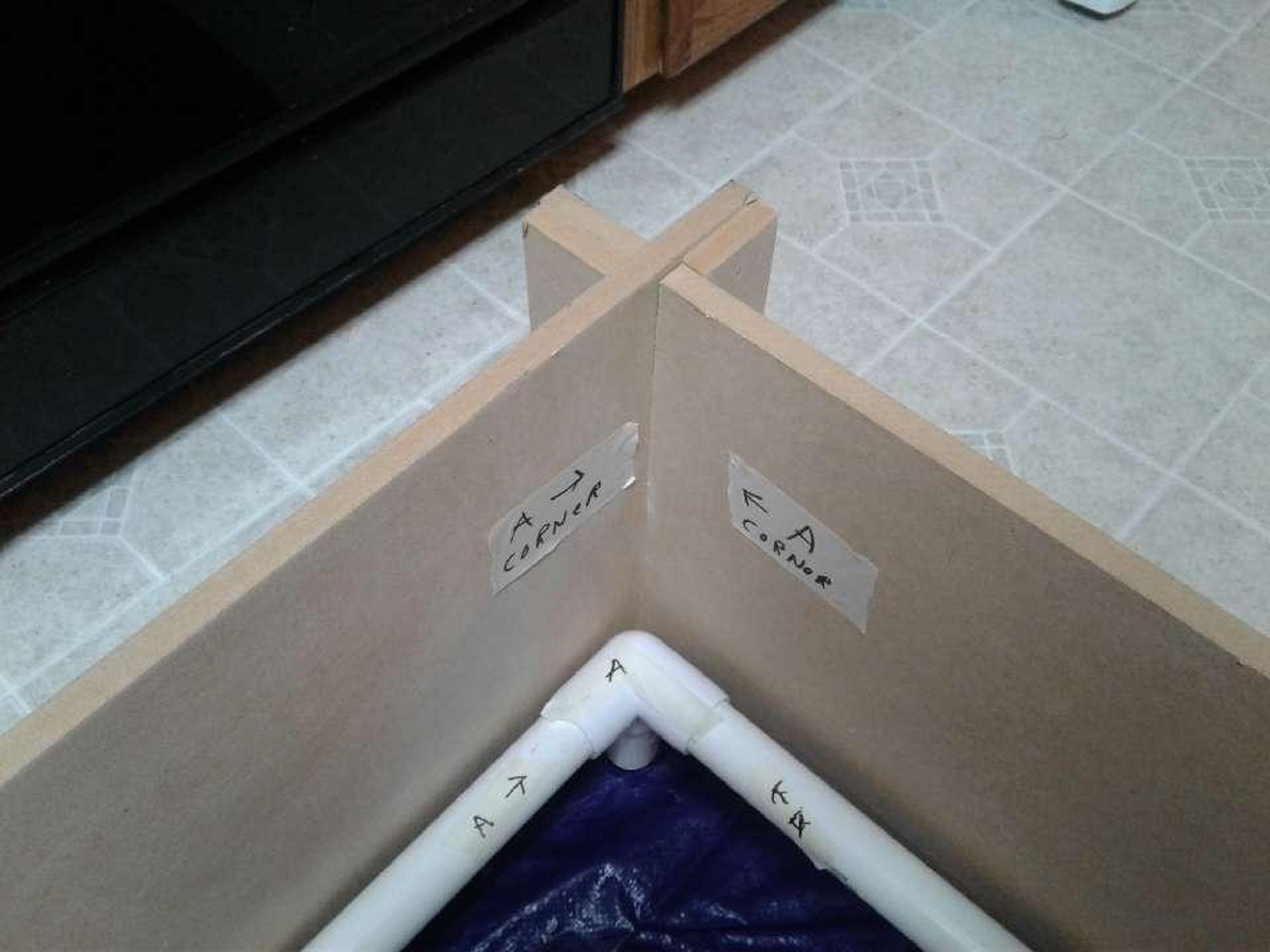 Dog Whelping Box 47" X 47" for Large Dogs W /PVC Railing + LINER /dog ...