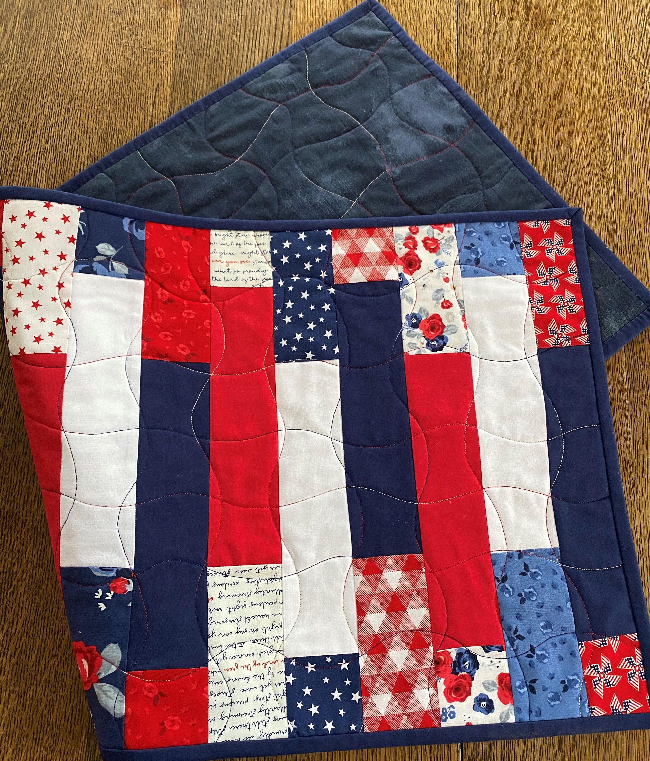 Red, White and Blue Bookends Quilted Table Runner - Etsy