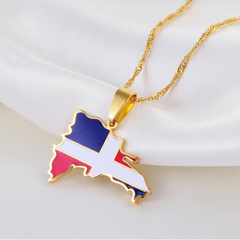 18K Gold-plated Dominican Republic Flag Map Necklace / Charmed - Etsy