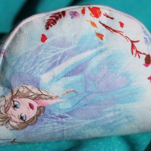 Frozen 2 Anna and Elsa Coin Pouch - Etsy