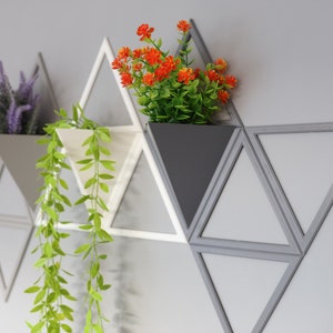 Indoor Wall Planter Triangle Design, Expandable Wall Pot System ...