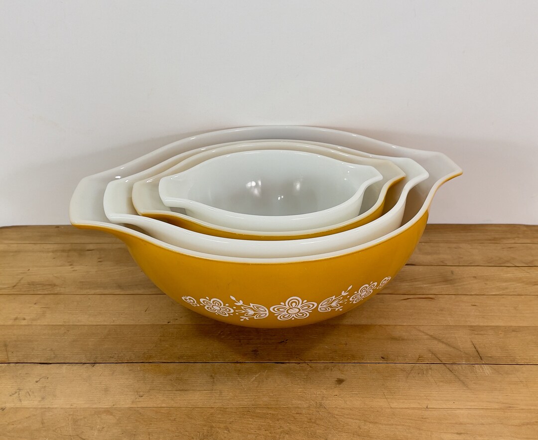 Pyrex Butterfly Gold Cinderella Nesting Bowl Set: Set of Four Bowls in ...