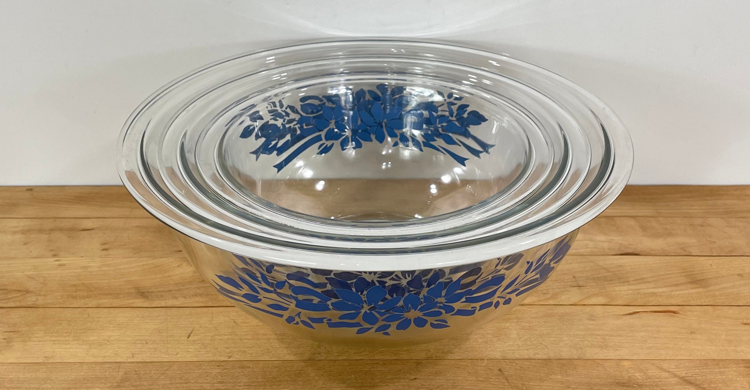 Pyrex Corning Clear Glass Bowls With Blue Ribbons and Flowers Pattern ...