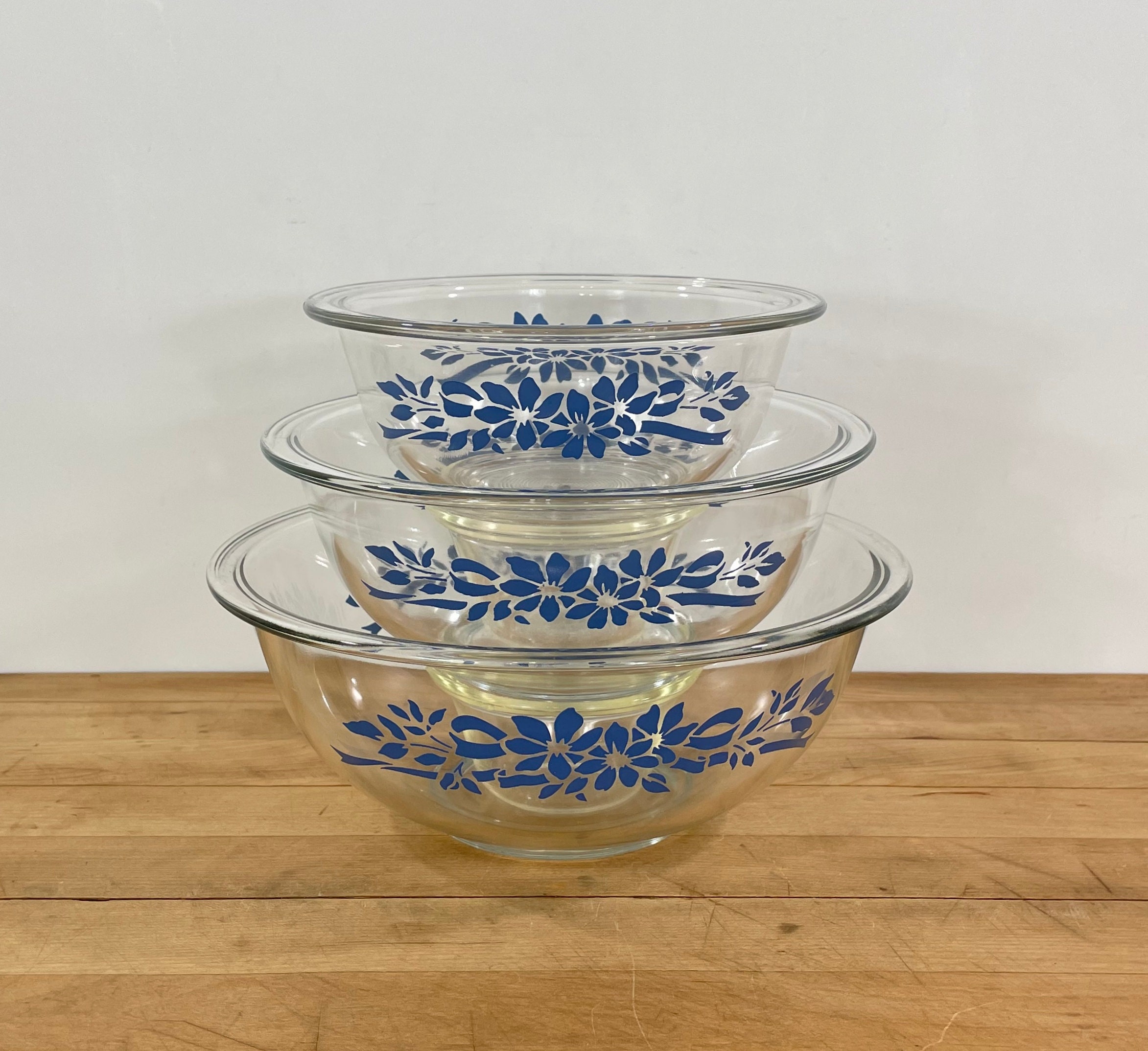 Pyrex Corning Clear Glass Bowls With Blue Ribbons and Flowers Pattern ...