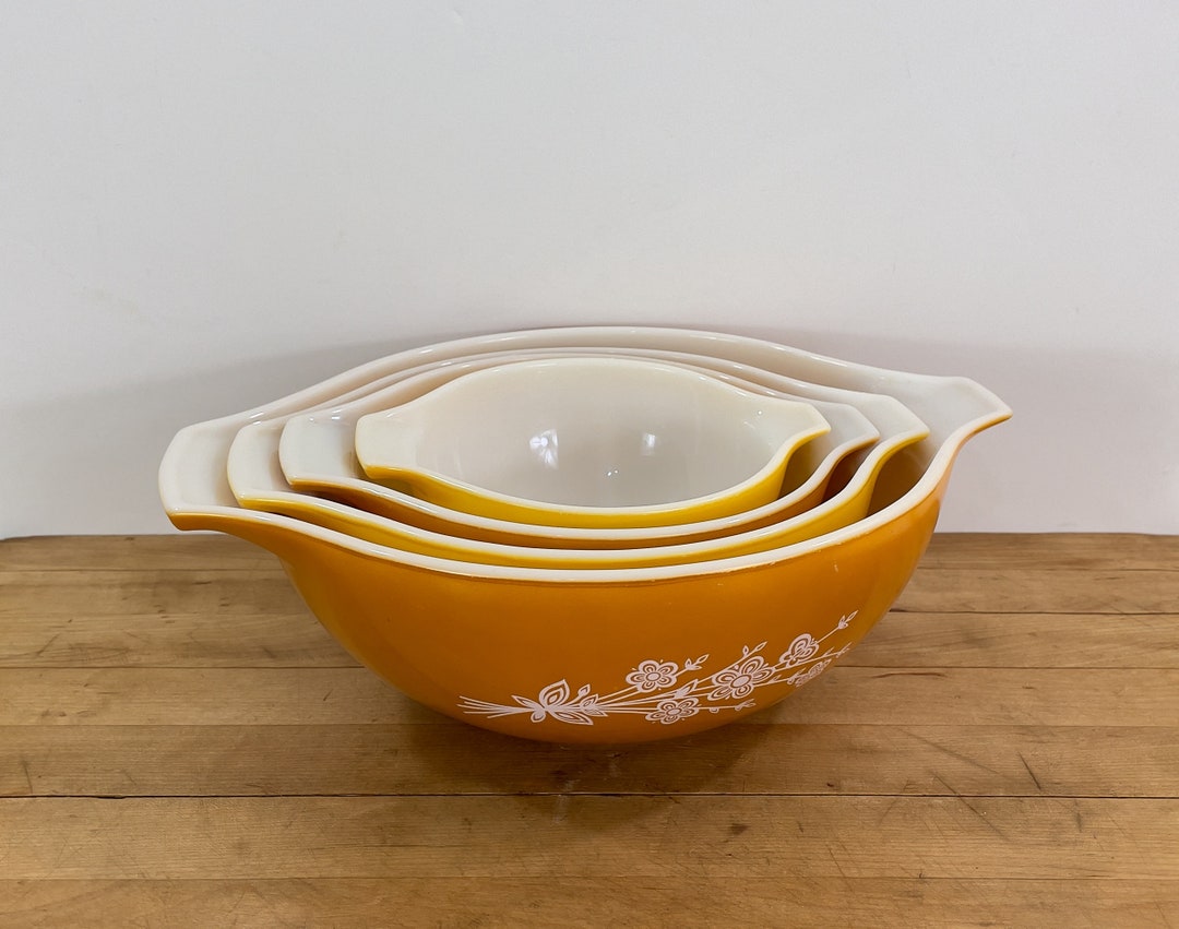 Pyrex Butterfly Gold Cinderella Nesting Bowl Set: Set of Four Bowls in ...