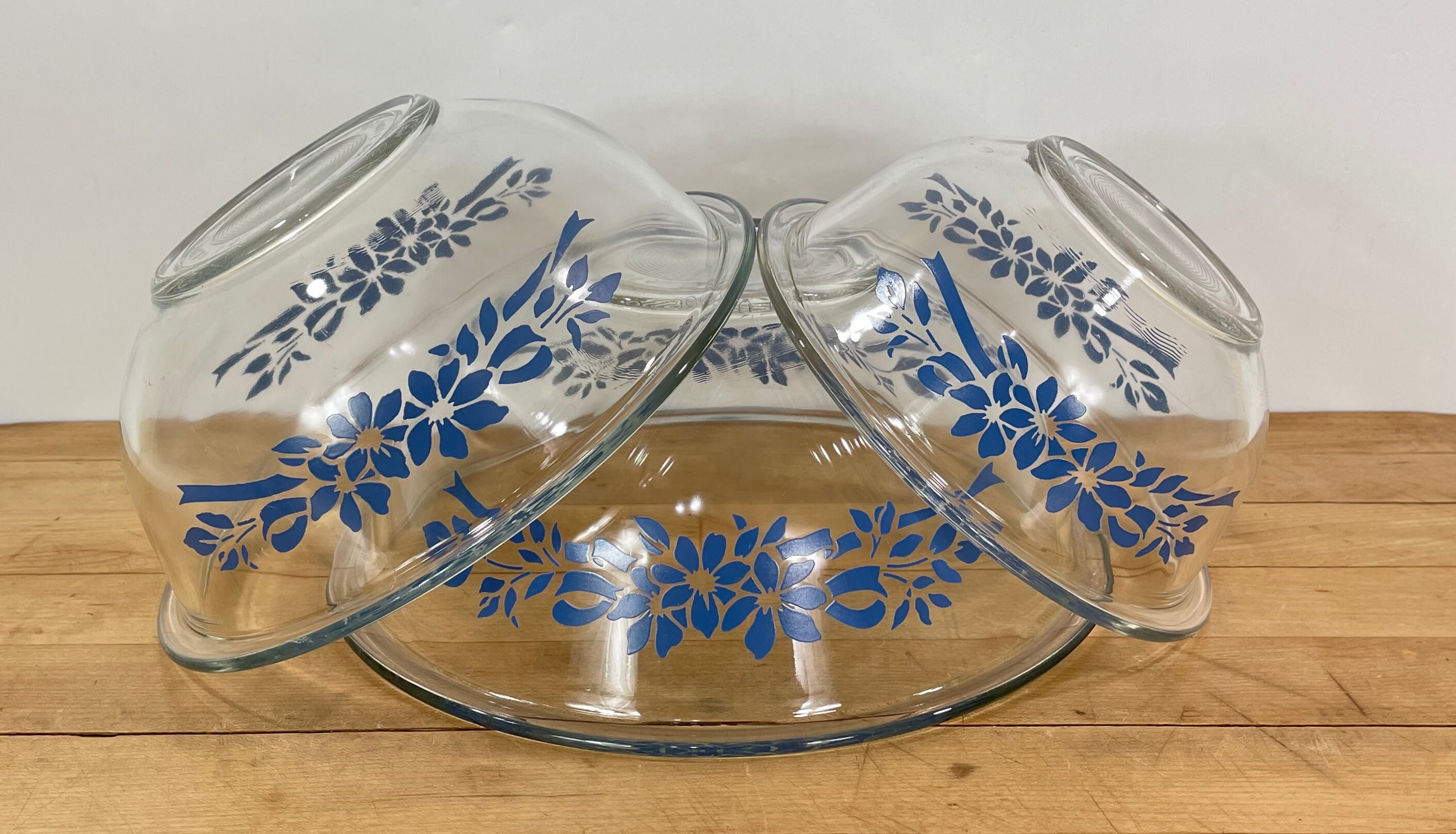 Pyrex Corning Clear Glass Bowls With Blue Ribbons and Flowers Pattern ...