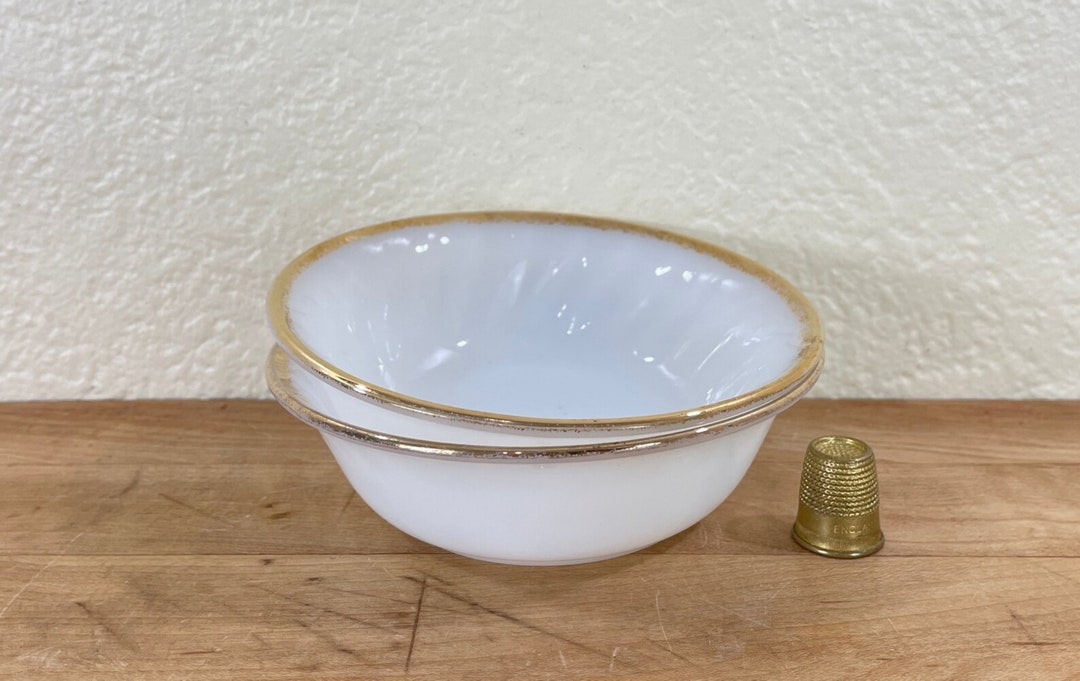 White Swirl Shell Berry / Desert Bowls by Anchor Hocking Fire-king ...