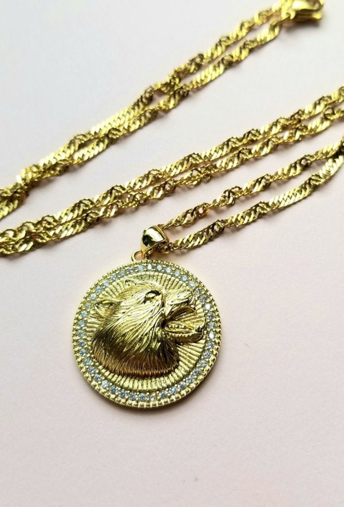 Gold wolf necklace 24k gold filled howling wolf micro pave - Etsy Italia