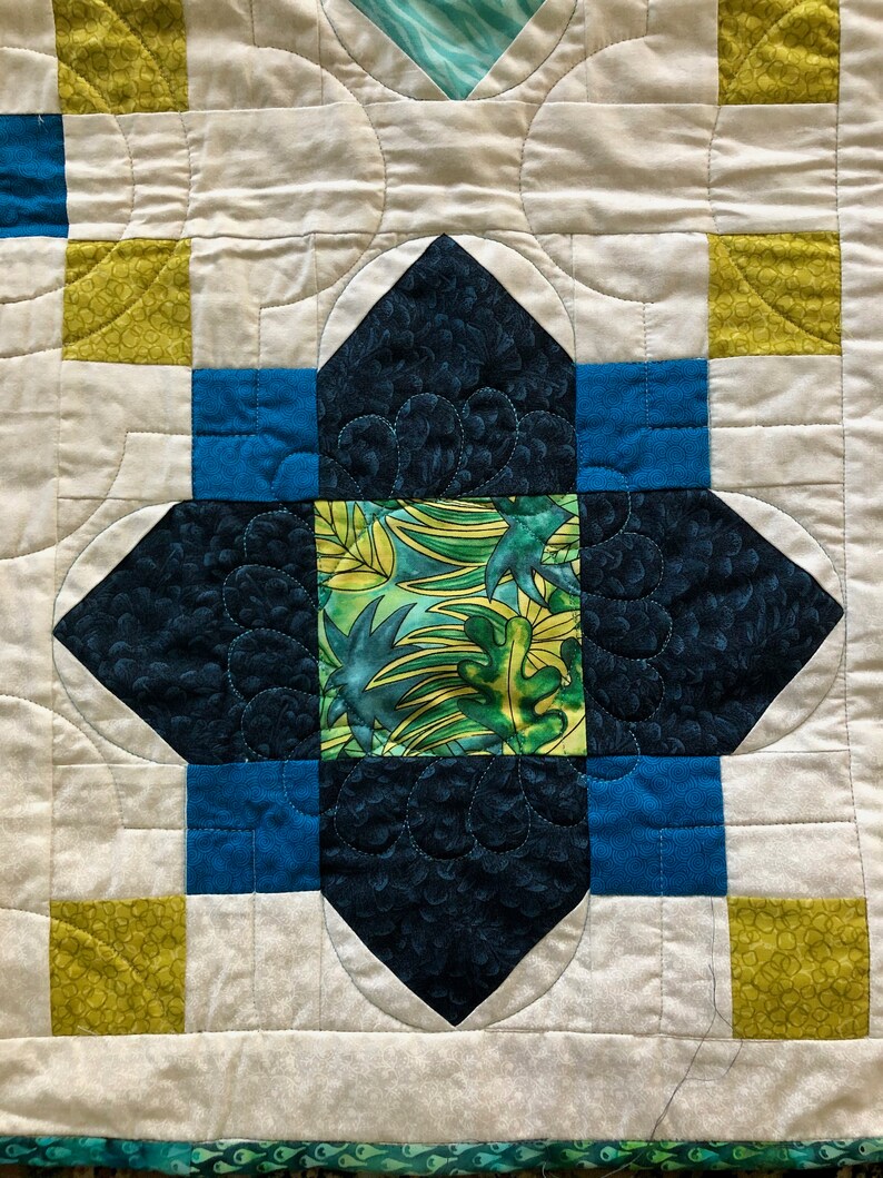 Quatrefoil Pattern Handmade Quilt - Etsy