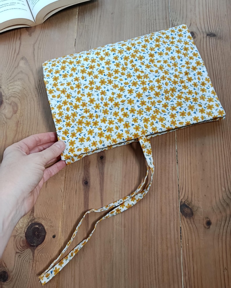 A5 Book Sleeve With Pen Pocket, Padded Journal Cover, Floral Fabric ...