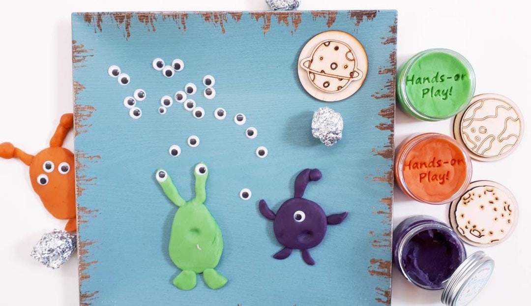 Alien Friends Sensory Play Mini Kit With Sensory Playdough and Loose ...