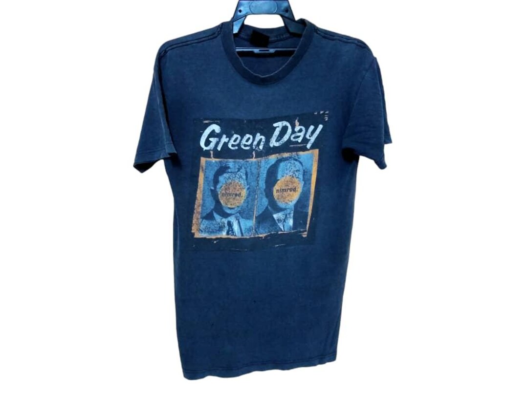 Vintage 90's Green Day Punk Rock Black Distressed Medium T Vintage 90's Green Day Punk Rock Black Distressed Medium T
