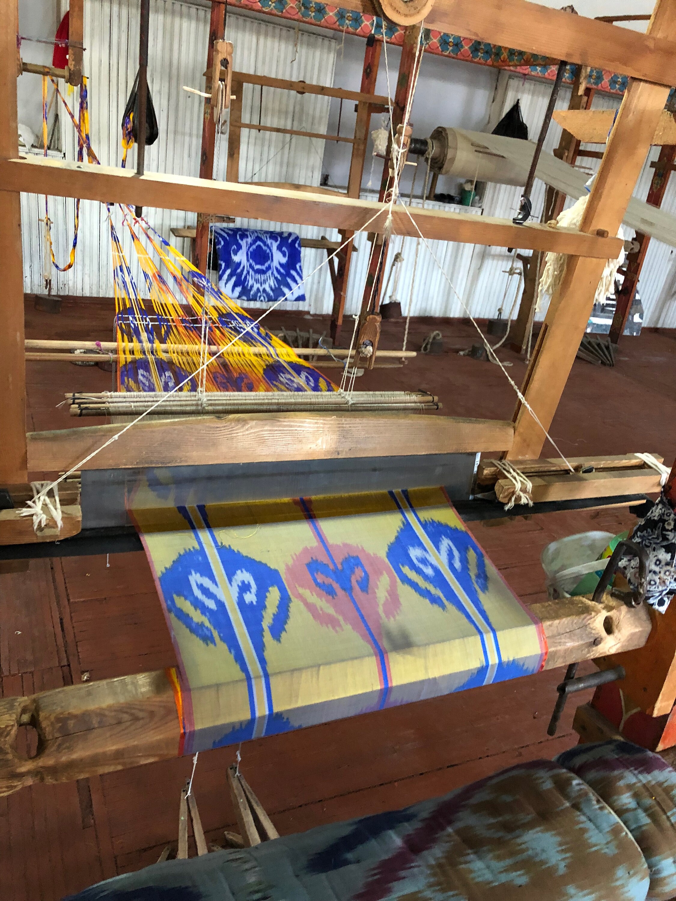 Uzbek Ikat: the Personal Saga of an Exceptional Cloth – Documentary ...