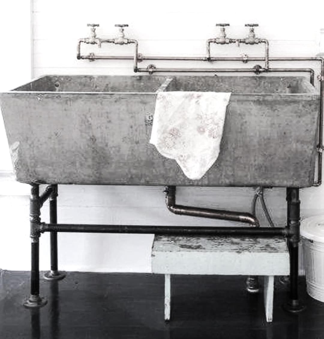 Farmhouse Sink Frame: Black Iron Pipe, Rustic DIY Base - Etsy