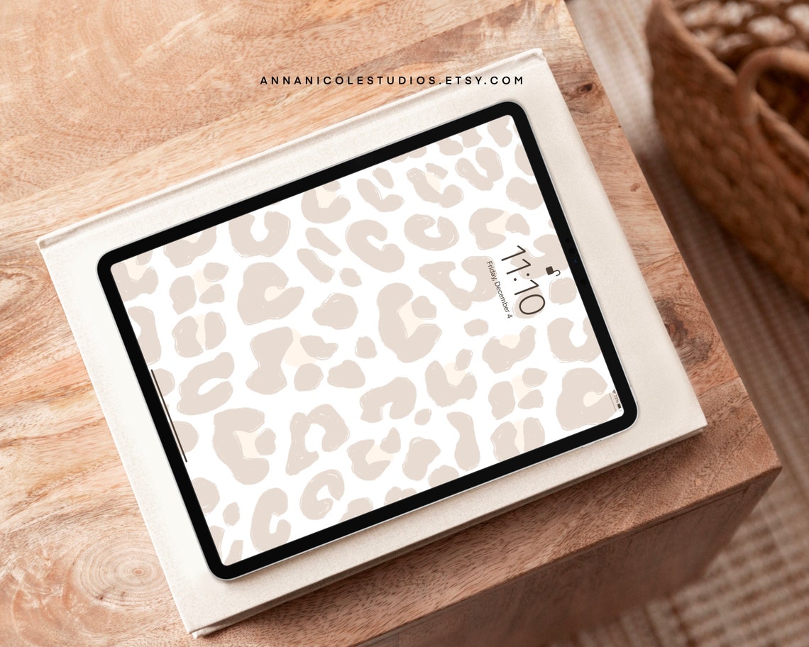 Warm Neutral Modern Leopard Print iPad Wallpaper | Etsy