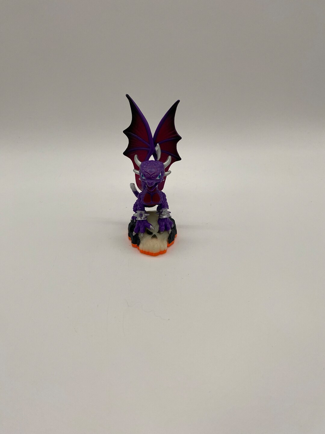 2012 Skylanders Giants Cynder Dragon Figurine - Viacom Action Figure ...