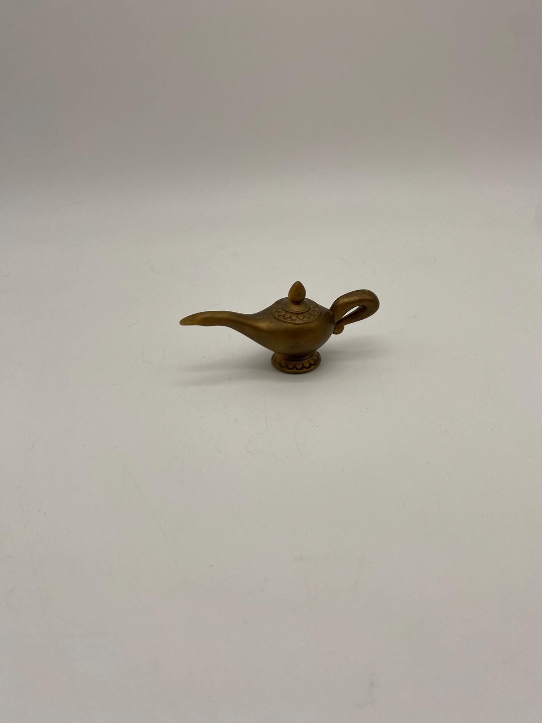Disney Aladdin Genie Lamp Figurine: Magical Replica Toy From Classic ...