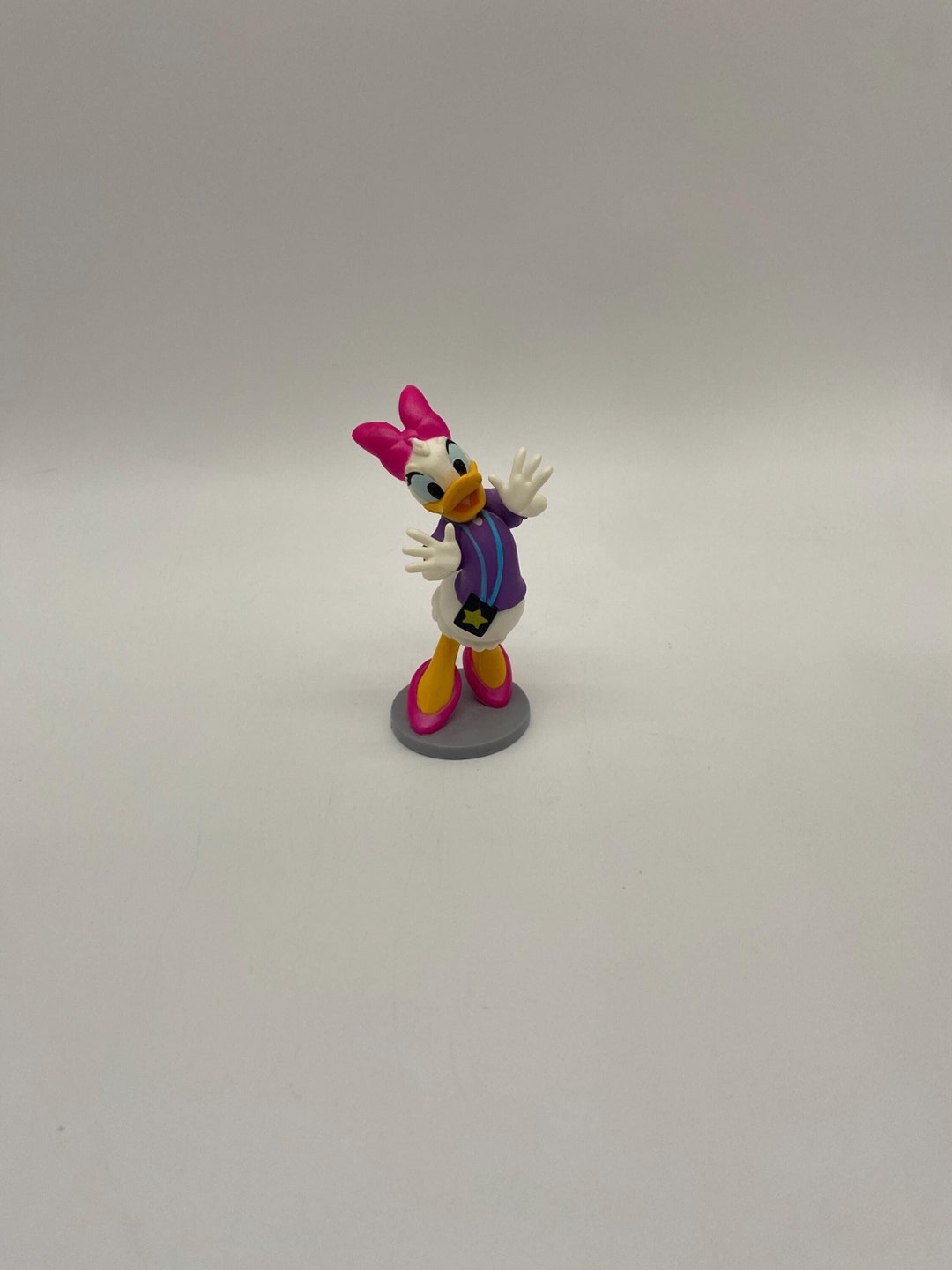Minnie Mouse Rockstar Daisy Duck Fan Figurine Toy - Collectible Kids ...