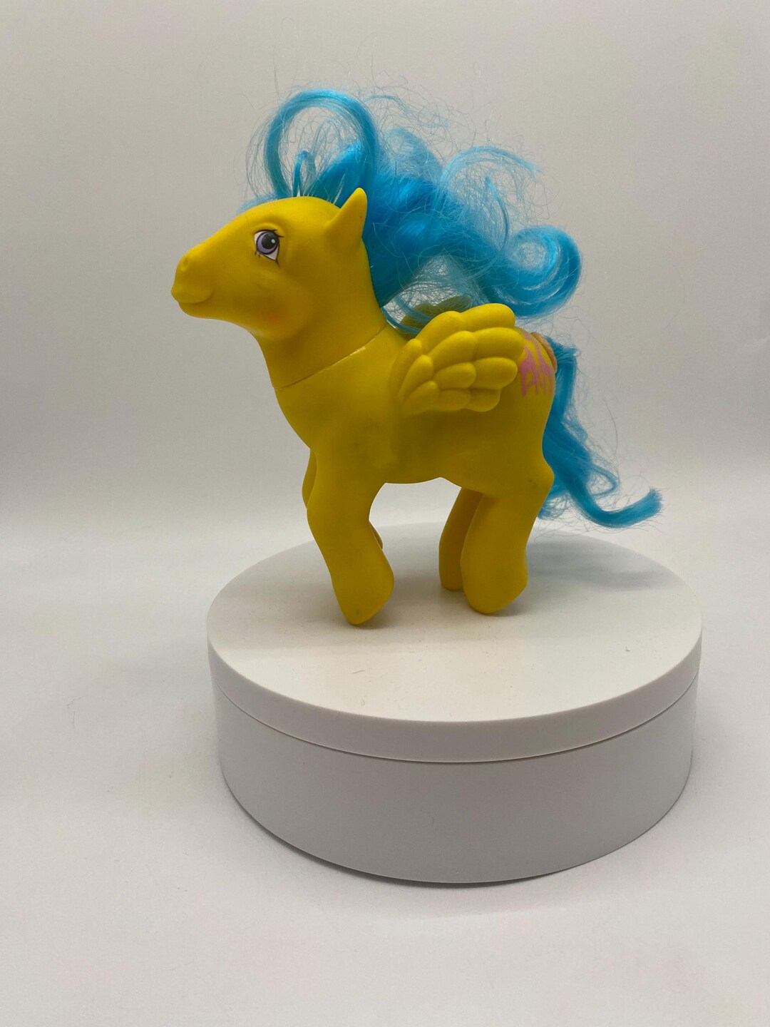 1985 Hasbro My Little Pony Happy Tails Tall Tales Yellow Pegasus ...