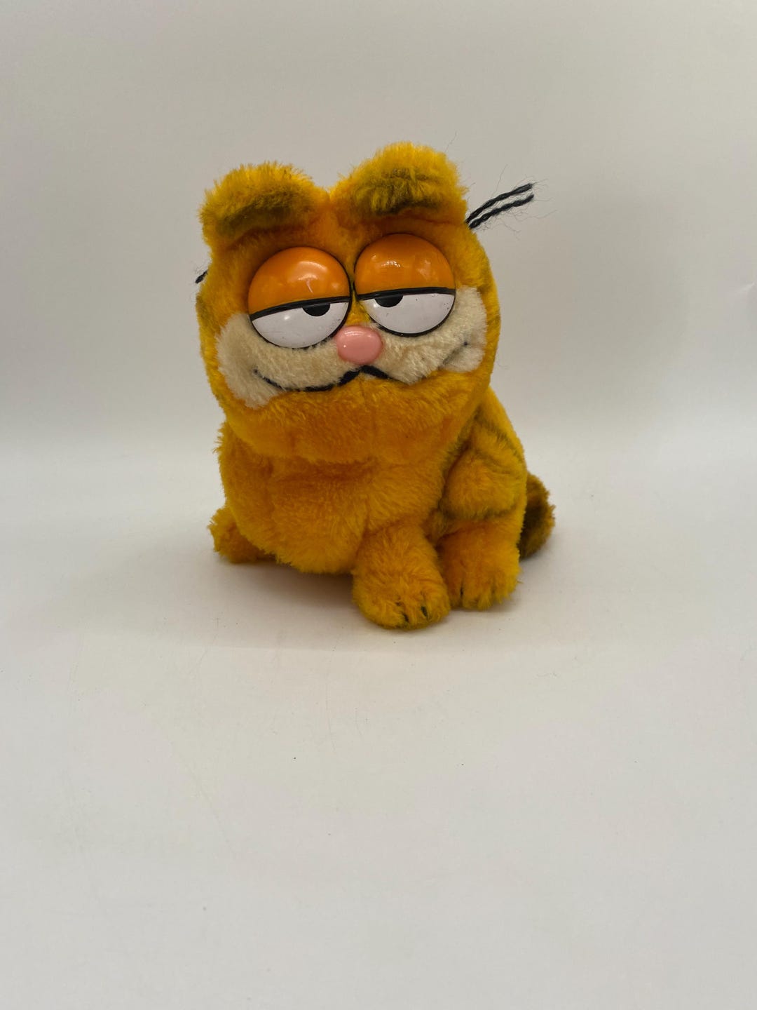Rare 1981 Small Garfield Plush: Vintage Cartoon Cat Collectible From ...