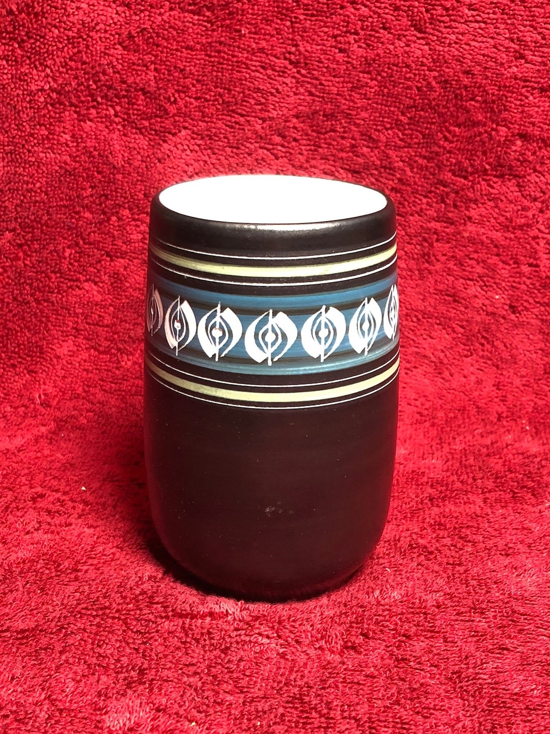 Ambleside Pottery, Black and White Sgraffito Design. - Etsy