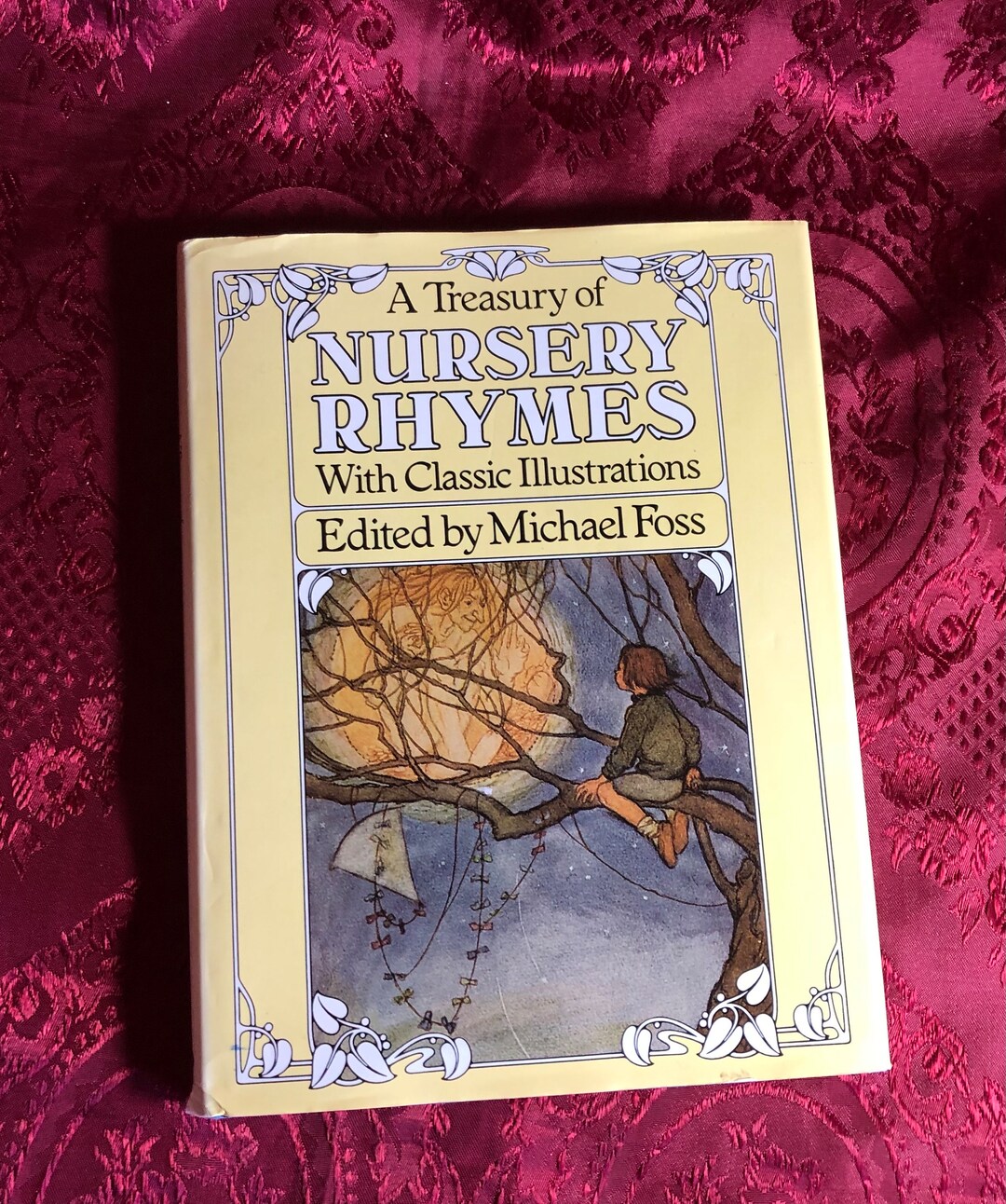 A Treasury of Nursery Rhymes, With Classic Illustrations, Fairy Tales ...