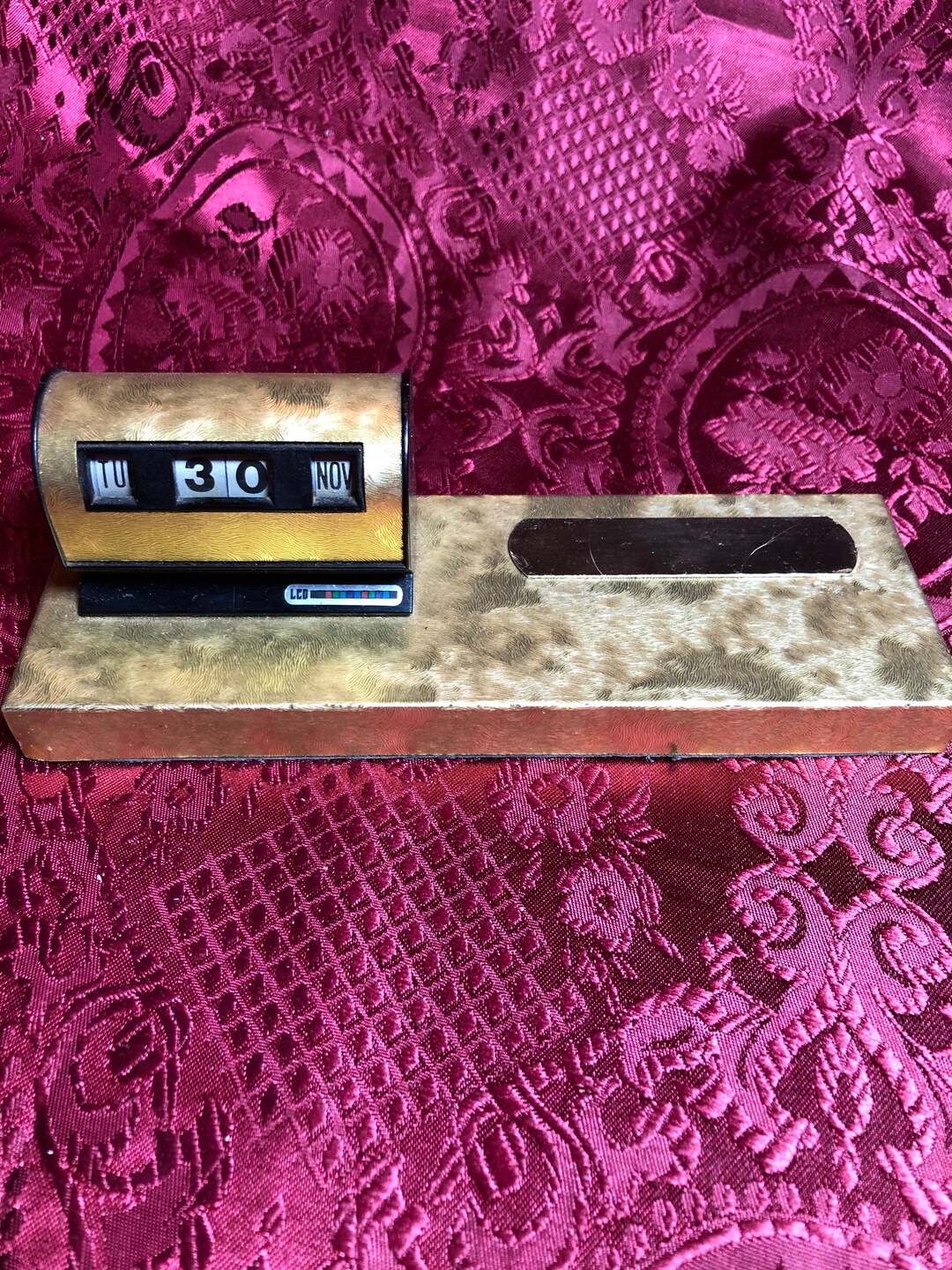 Vintage Desktop Perpetual Calendar, Retro Styling, Black and Gold ...