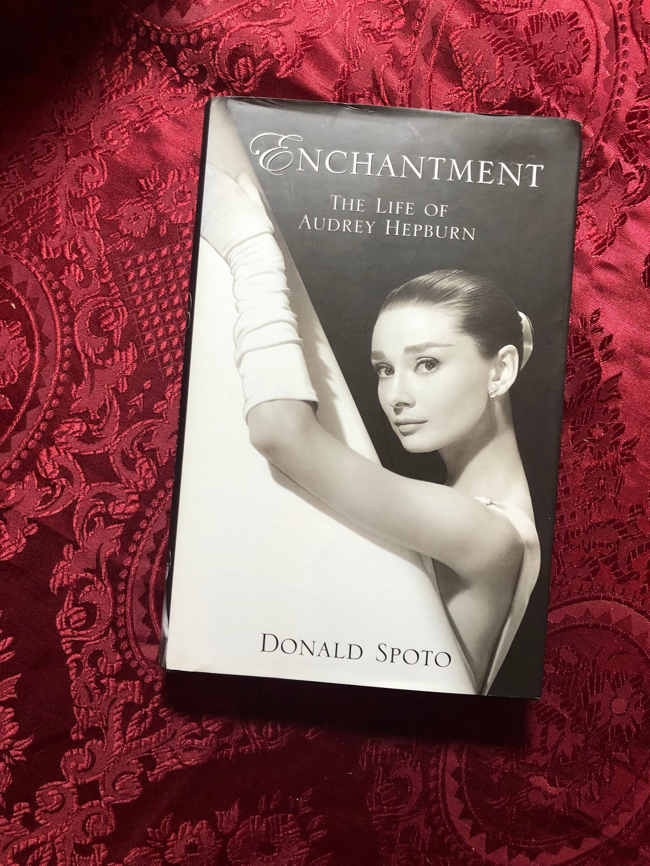 Audrey Hepburn Biography Official Web