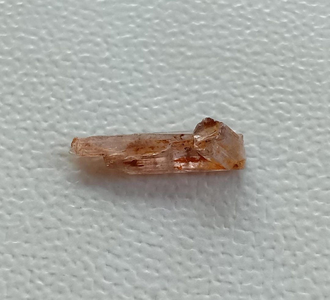 1.56 Carat Specimen Color Change Turkish Diaspore Crystal. Natural ...