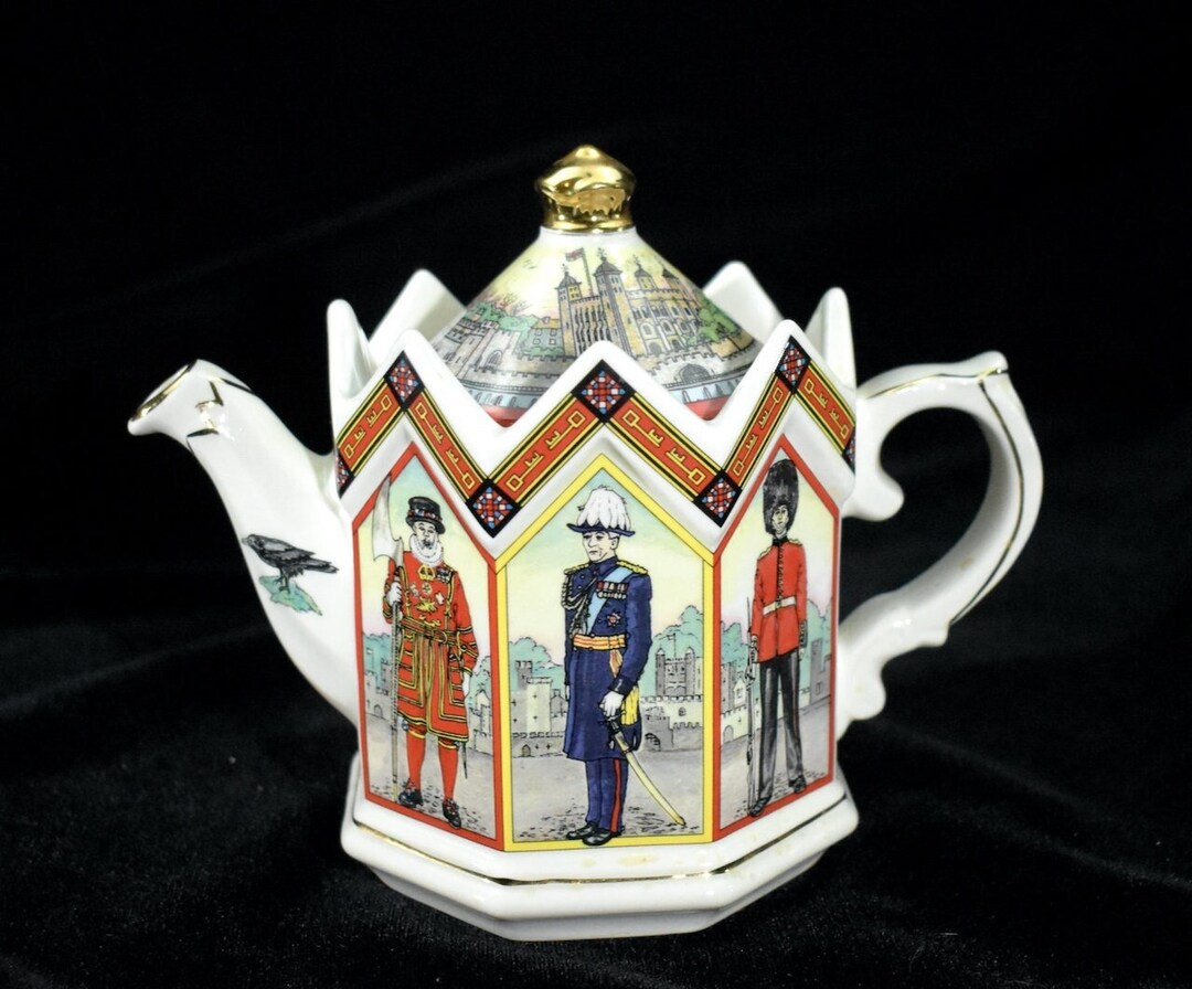 Teapot Sadler Teapot Tower of London England - Etsy