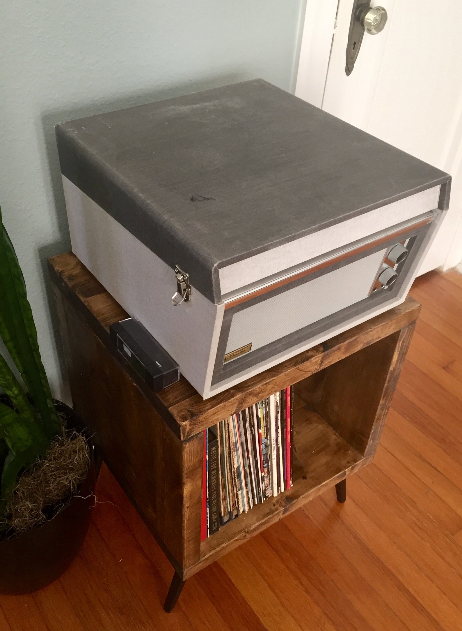 SHIPS in 7 DAYS: Mid Century Modern Record Album Stand / | Etsy